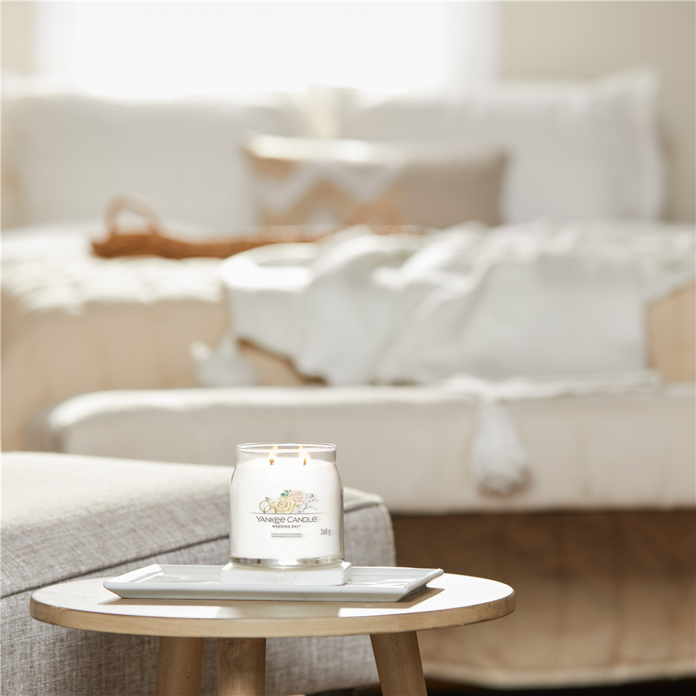 Wedding Day® Signature Medium Jar | Yankee Candle Offizielle Website ...