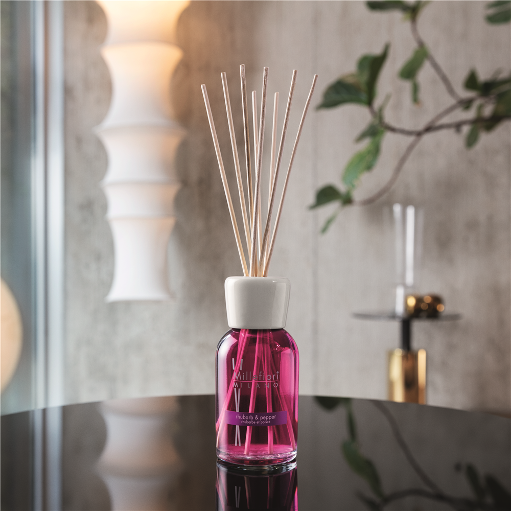 Rhubarb & Pepper Natural Stick Diffuser 250ml | Yankee Candle ...